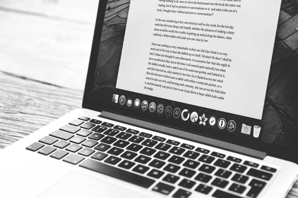 6 Essential Tips To Write A Compelling Video Script FewStones
